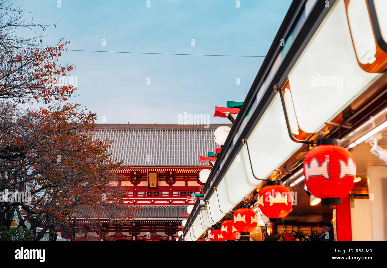 Nakamise street sensoji temple hi-res stock photography and images - Alamy