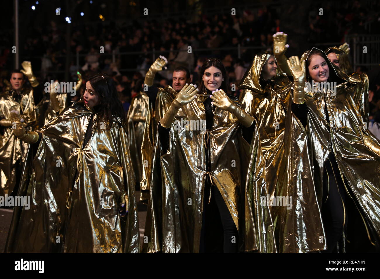 Parading floats hi-res stock photography and images - Alamy