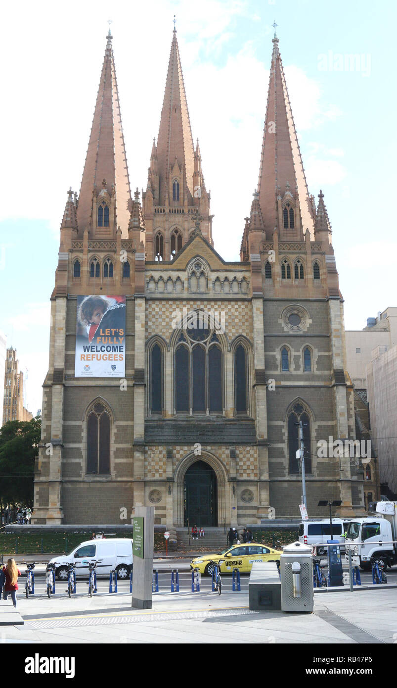 A view of the St Pauls Cathedral in the city centre of Melbourne ...