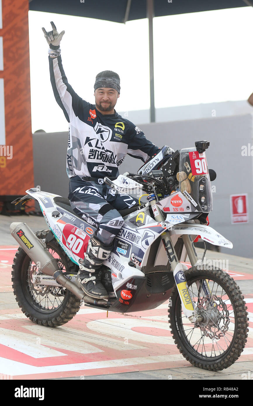 Lima, Peru. 6th Jan, 2019. Chinese rider Zhao Hongyi leaves the podium ...