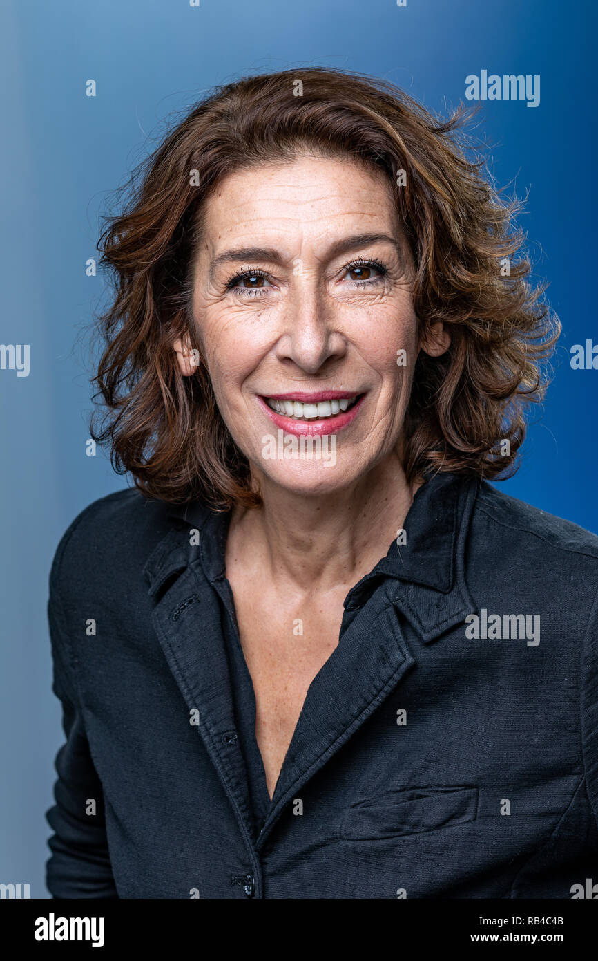 Adele neuhauser hi-res stock photography and images - Alamy