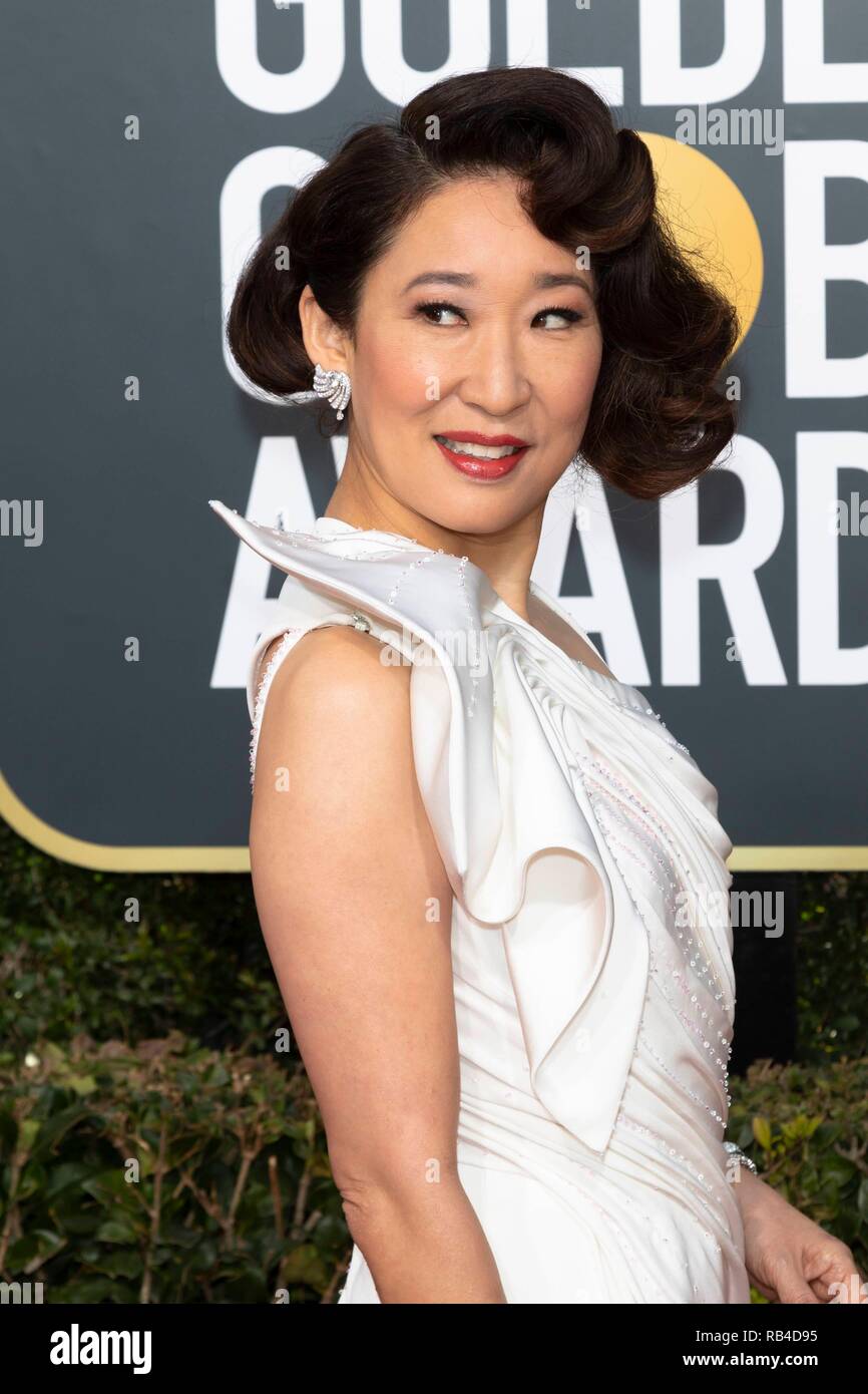 Sandra oh 2019 golden globes hi-res stock photography and images - Alamy