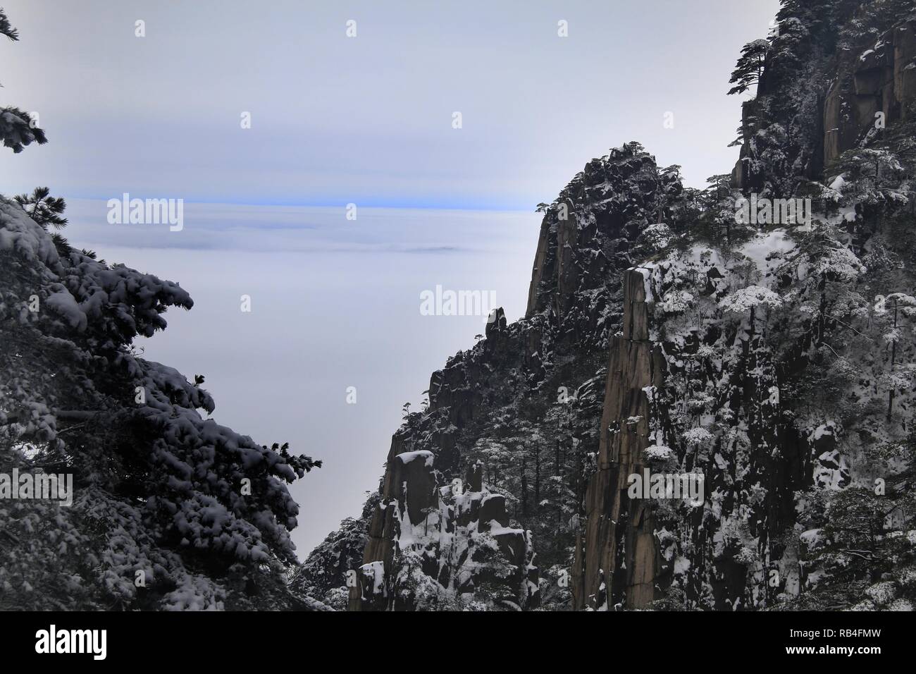Huangshan, Huangshan, China. 5th Jan, 2019. Huangshan, CHINA-Stunning scenery of Yellow Mountain ...