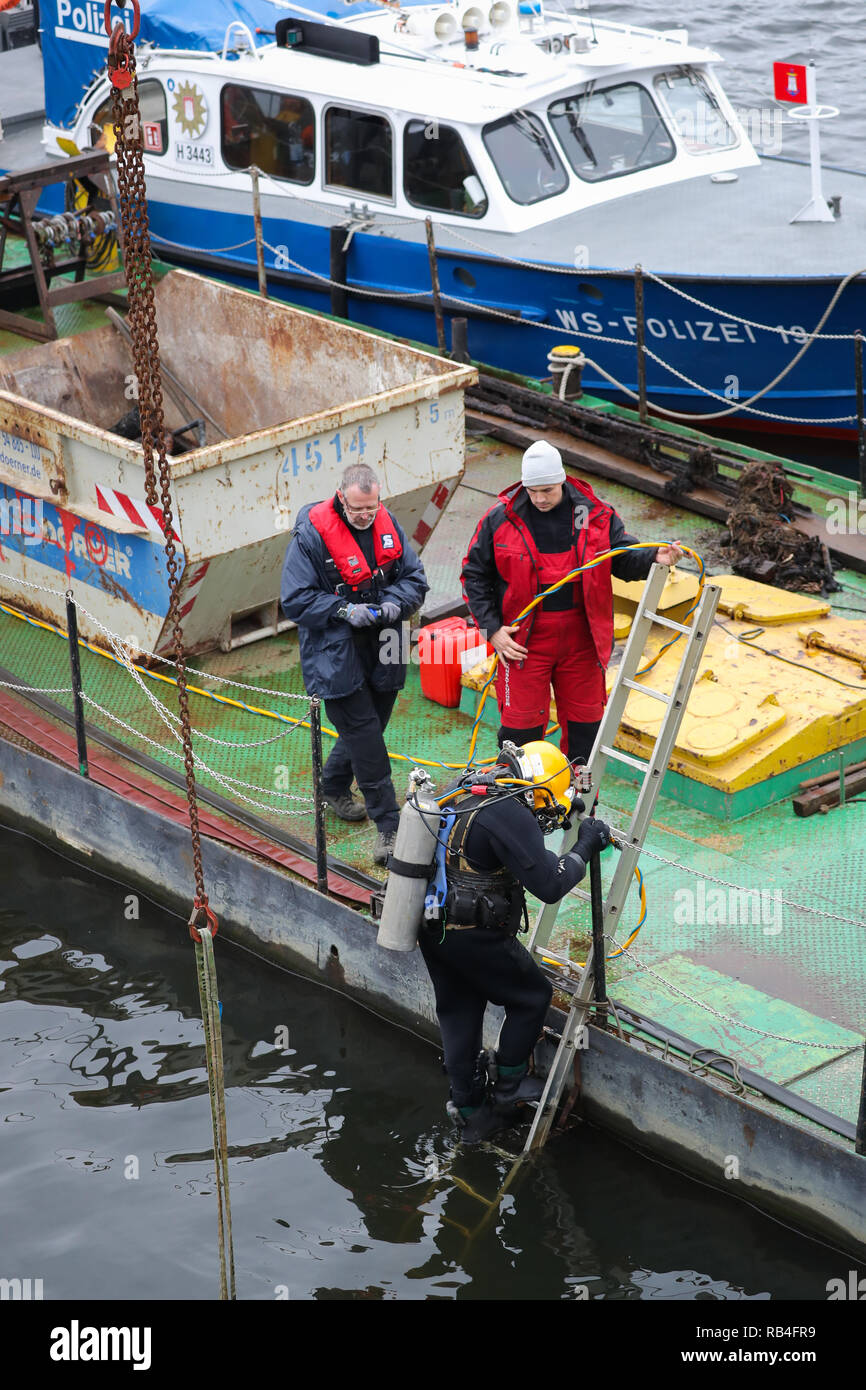 Clearance diver hi-res stock photography and images - Alamy