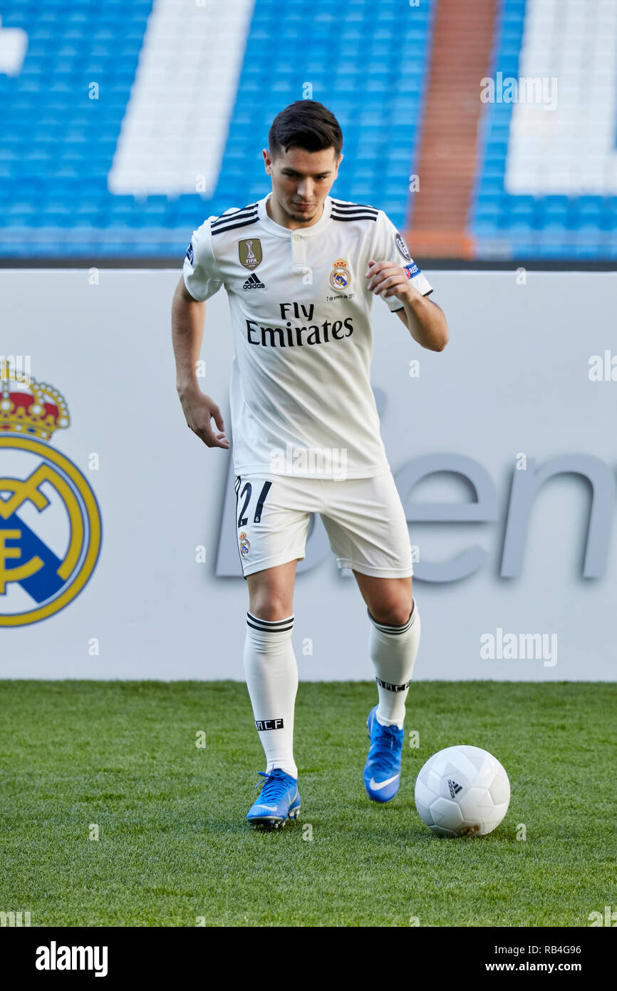 Brahim Diaz seen posing during his official presentation as Real Madrid ...