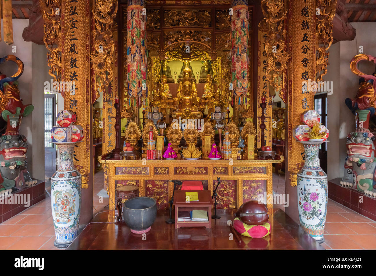Interior of buddhist temple- rural vietnam Stock Photo - Alamy