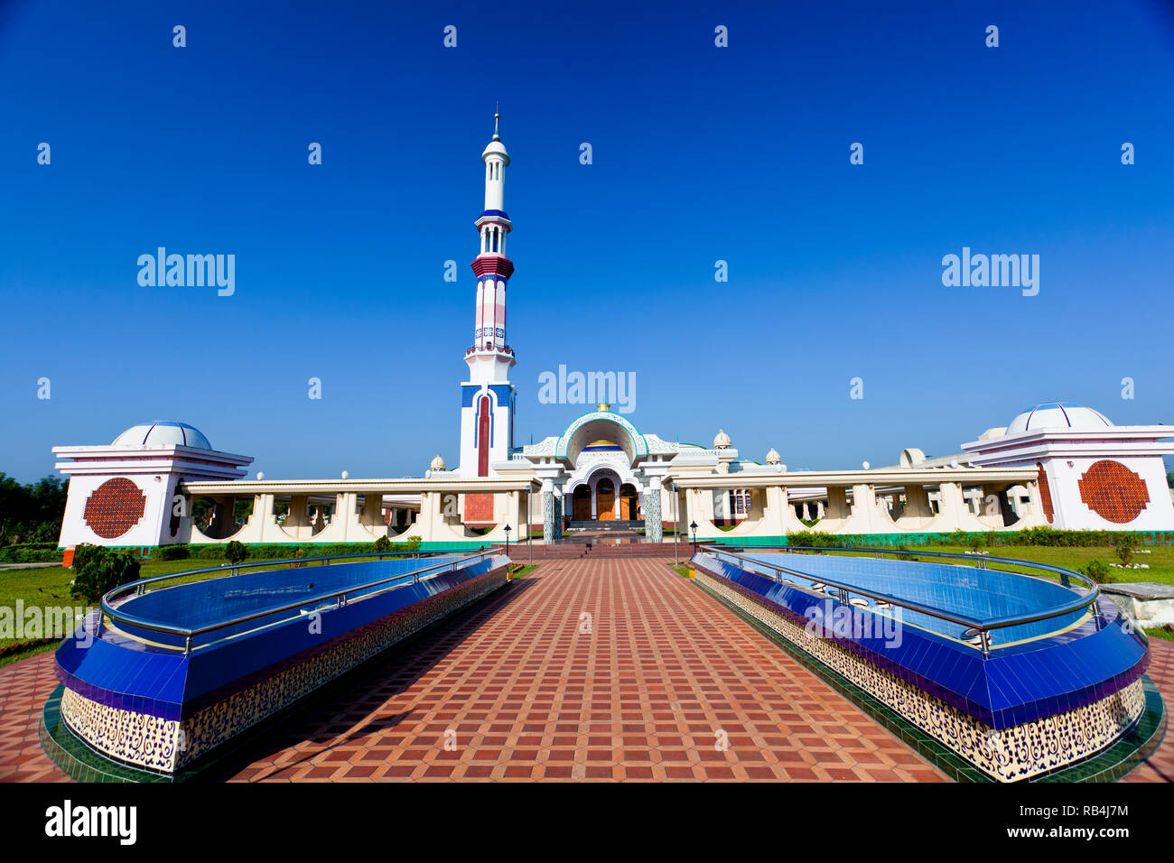 Baitul Aman Mosque. Guthia, Barisal, Bangladesh Stock Photo - Alamy