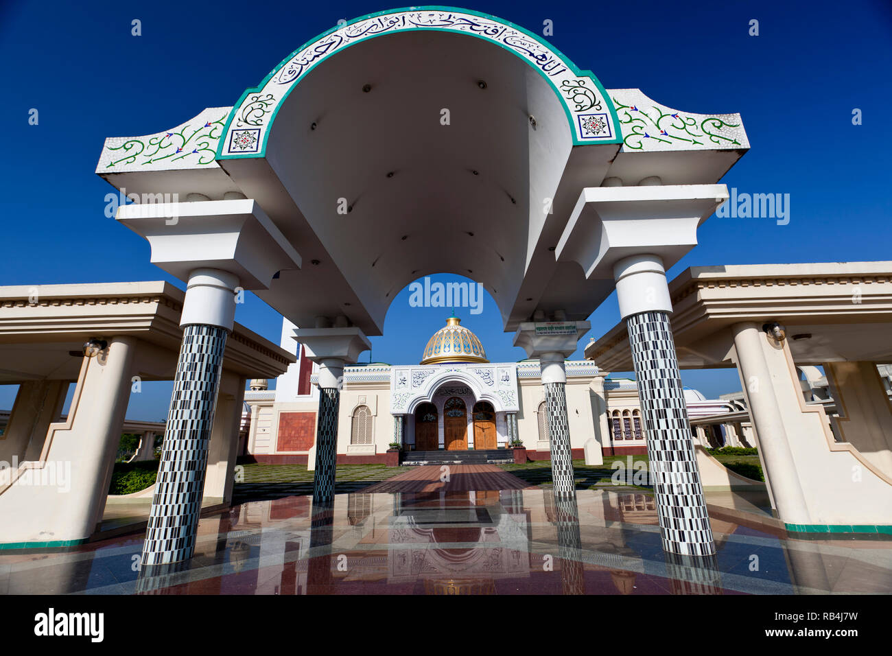 Baitul Aman Mosque. Guthia, Barisal, Bangladesh Stock Photo - Alamy