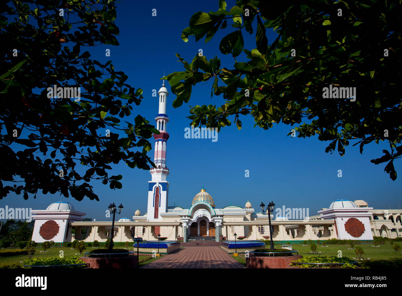 Baitul Aman Mosque. Guthia, Barisal, Bangladesh Stock Photo - Alamy