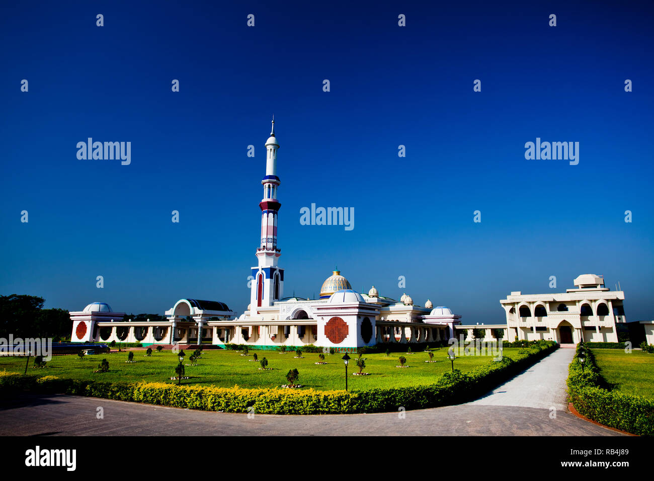 Baitul Aman Mosque. Guthia, Barisal, Bangladesh Stock Photo - Alamy