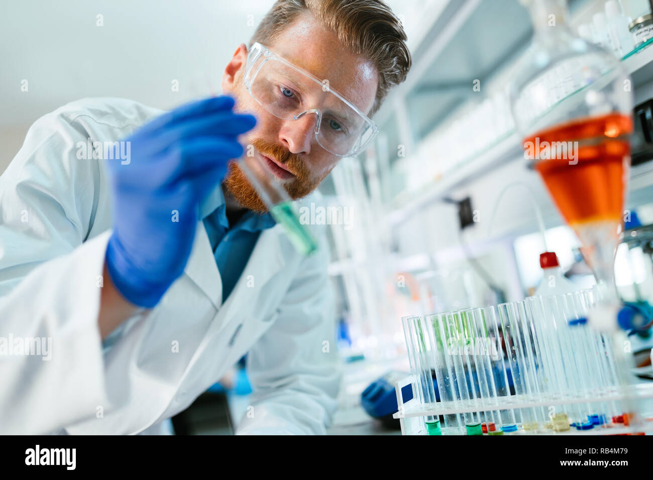 Student biology lab hi-res stock photography and images - Alamy