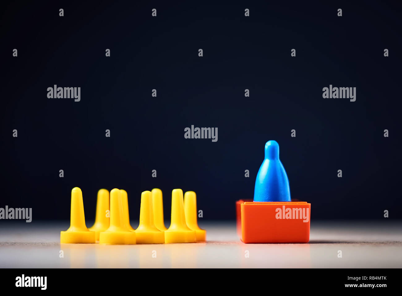 Figure towers hi-res stock photography and images - Alamy