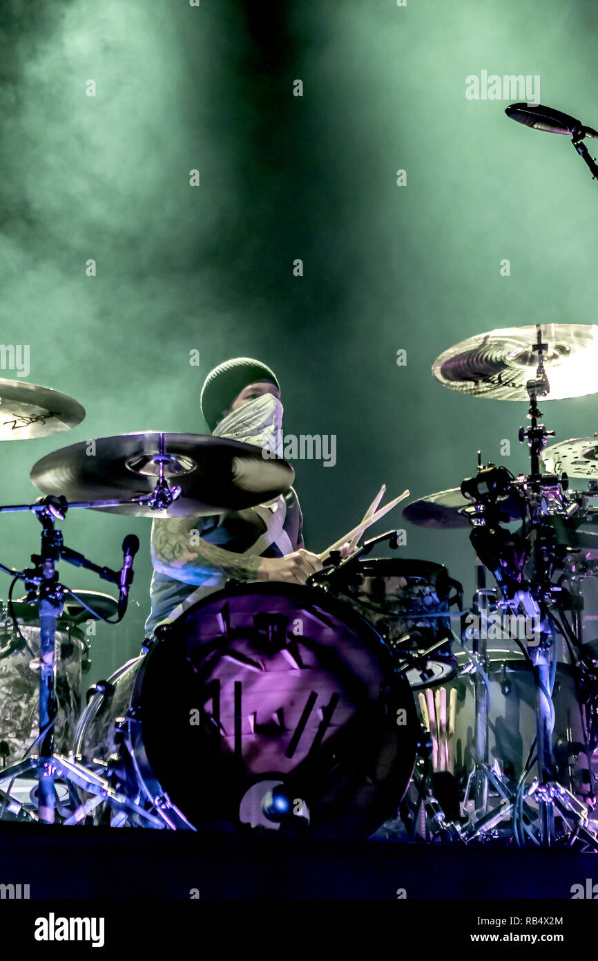 Twenty One Pilots perform the first show of the Bandito Australian Tour ...