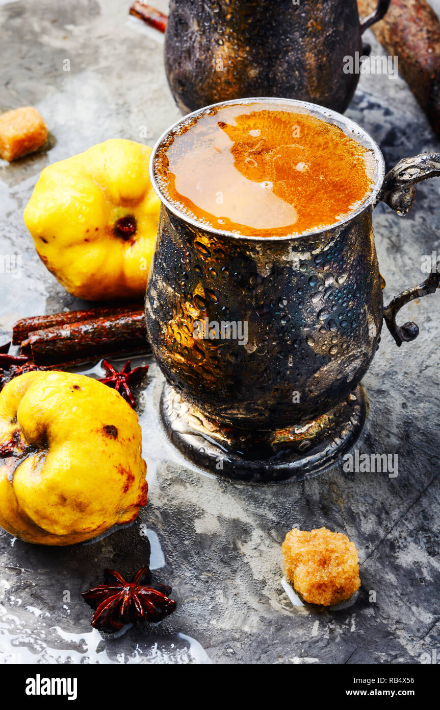 Quince cider hi-res stock photography and images - Alamy