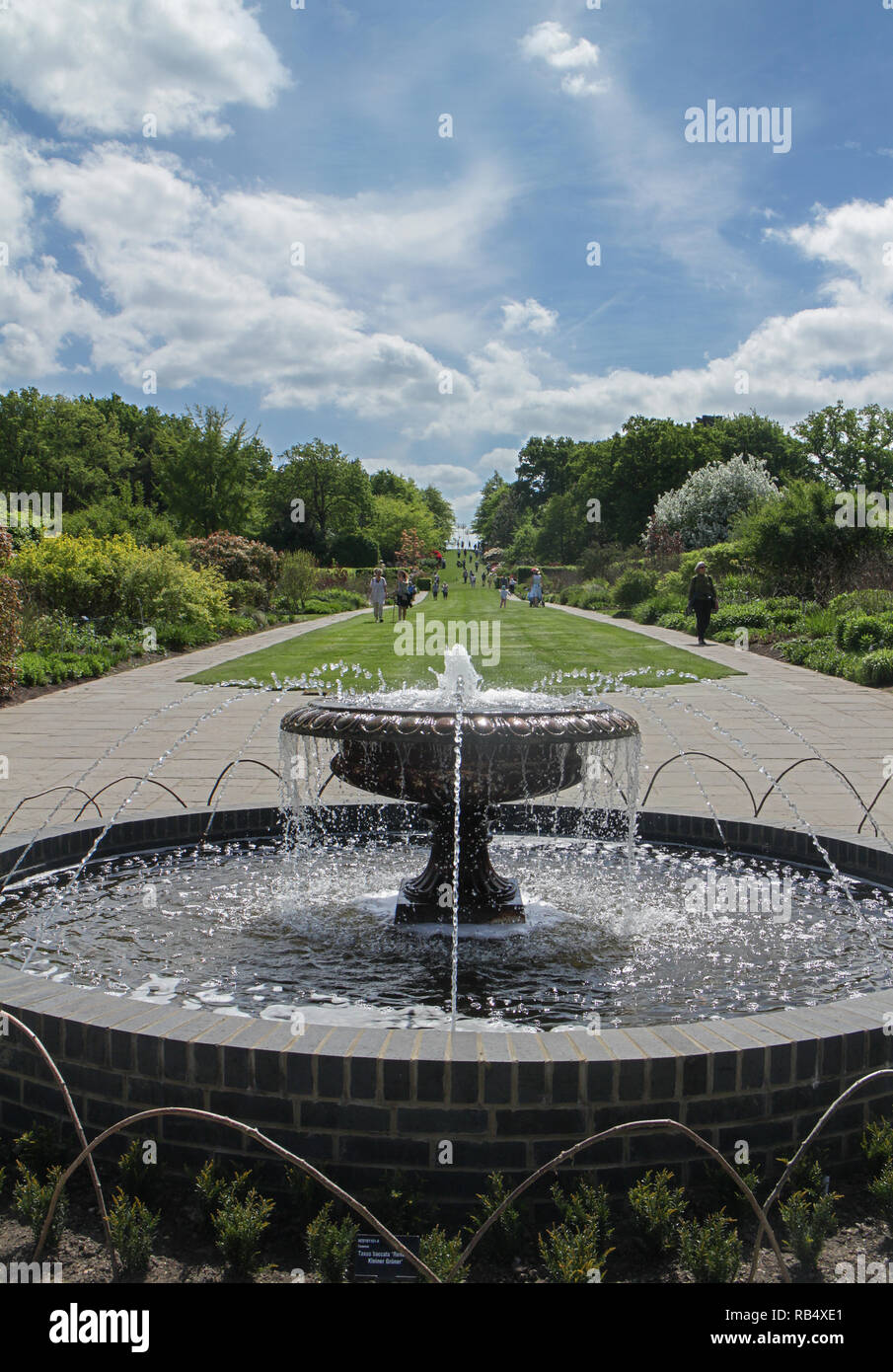 Wisley garden hi-res stock photography and images - Alamy