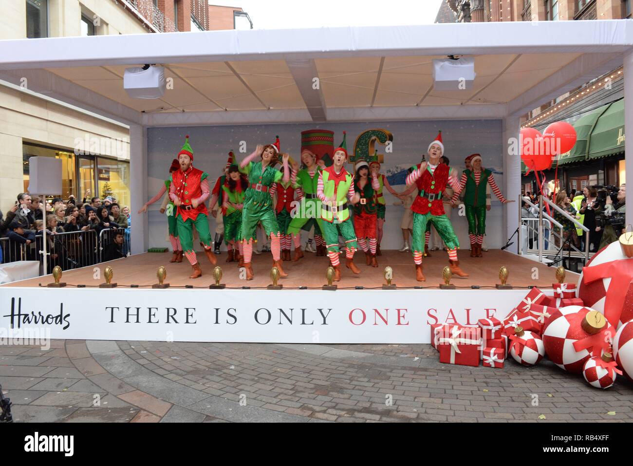 The cast of elf the musical hi-res stock photography and images - Alamy