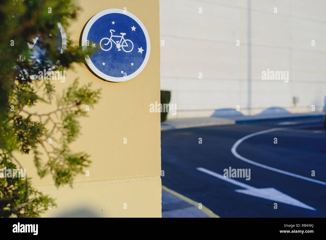 Bicycles circulation hi-res stock photography and images - Alamy