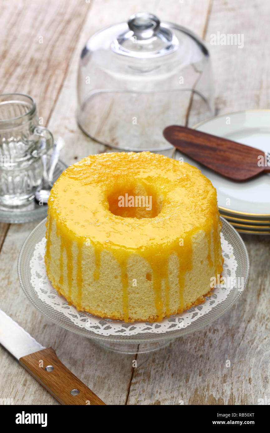 Orange chiffon cake hi-res stock photography and images - Alamy