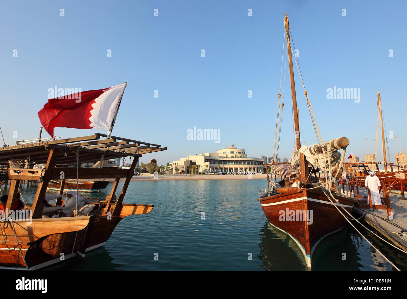 Traditional dhow sailing ship hi-res stock photography and images - Alamy