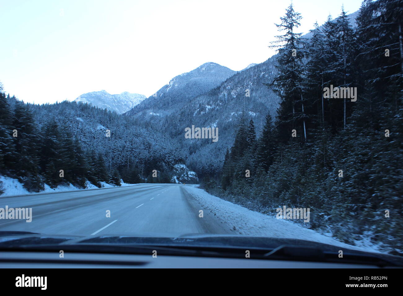 British winter drive way hi-res stock photography and images - Alamy