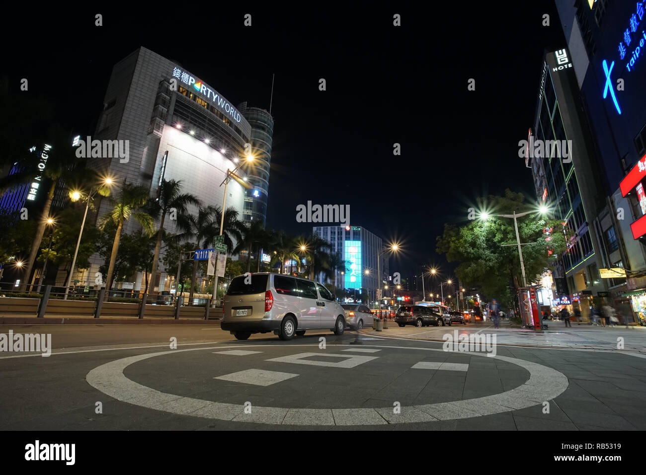 Taipei, Taiwan - November 23, 2018 : Ximending Night Market and street ...