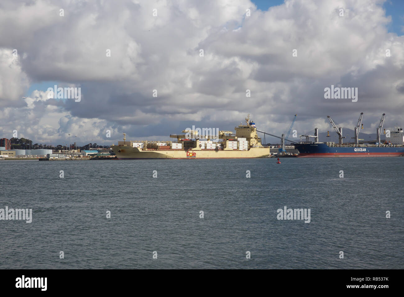 Ship dole hi-res stock photography and images - Alamy