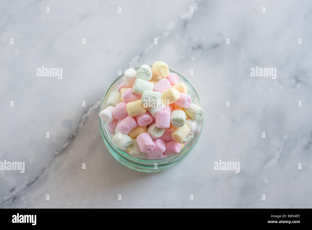 Colorful mini marshmallow Stock Photo - Alamy