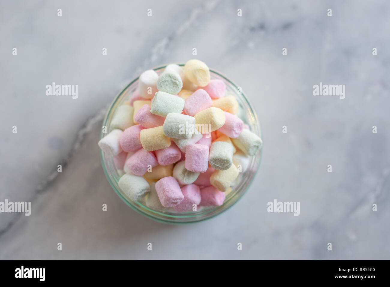 Colorful mini marshmallow Stock Photo - Alamy