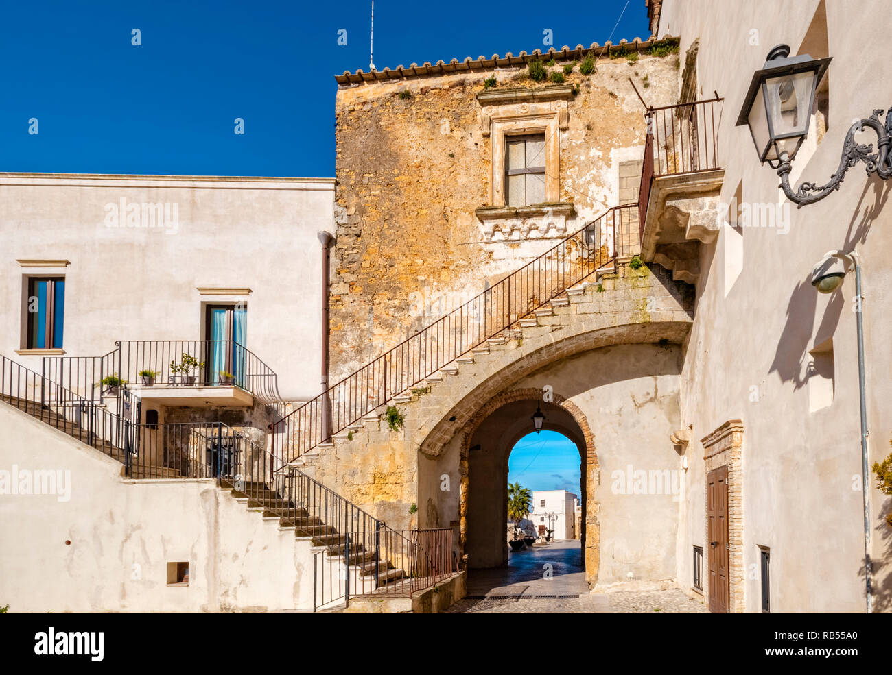 Glimpse view hi-res stock photography and images - Alamy