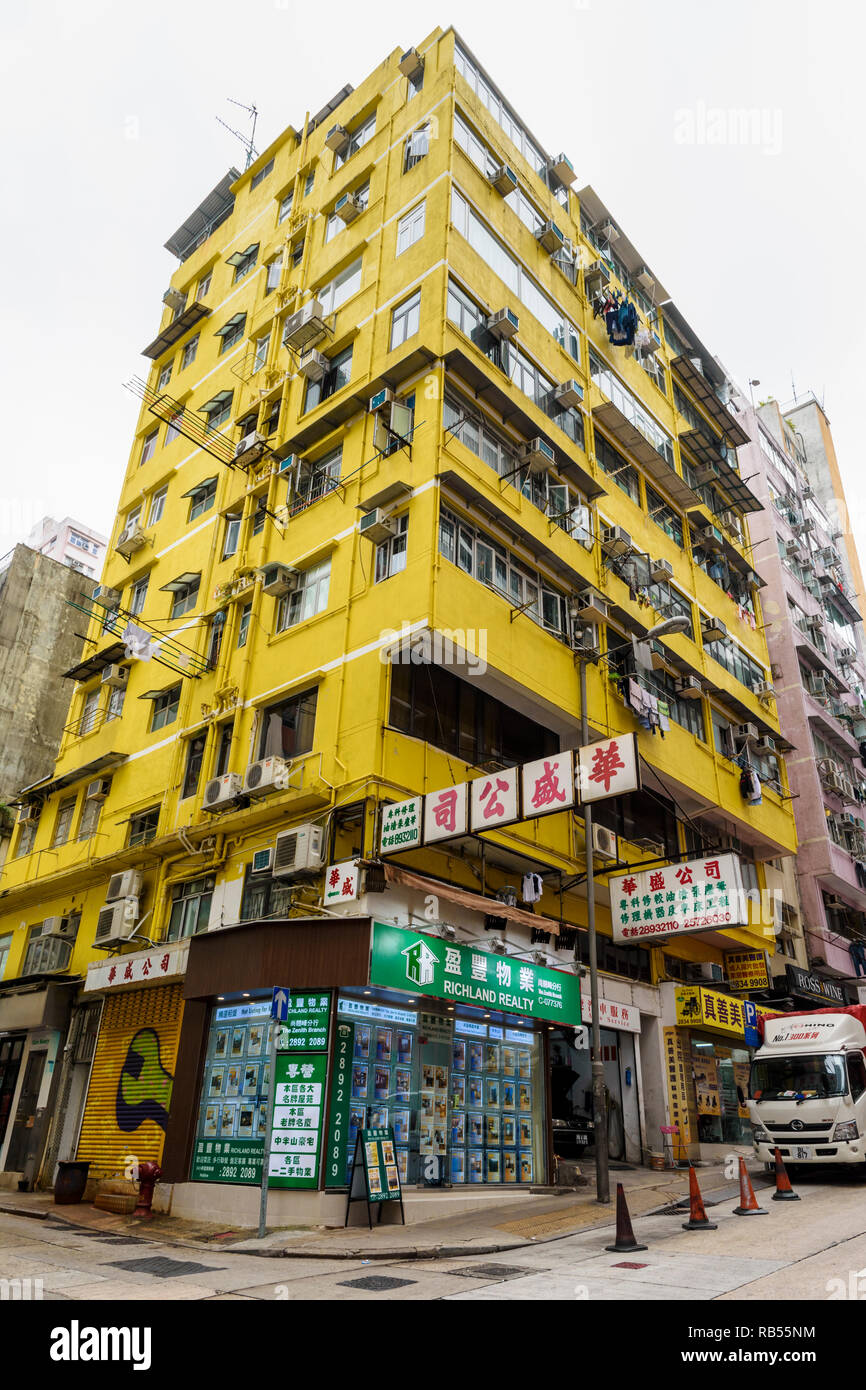 Blue house cluster hi-res stock photography and images - Alamy