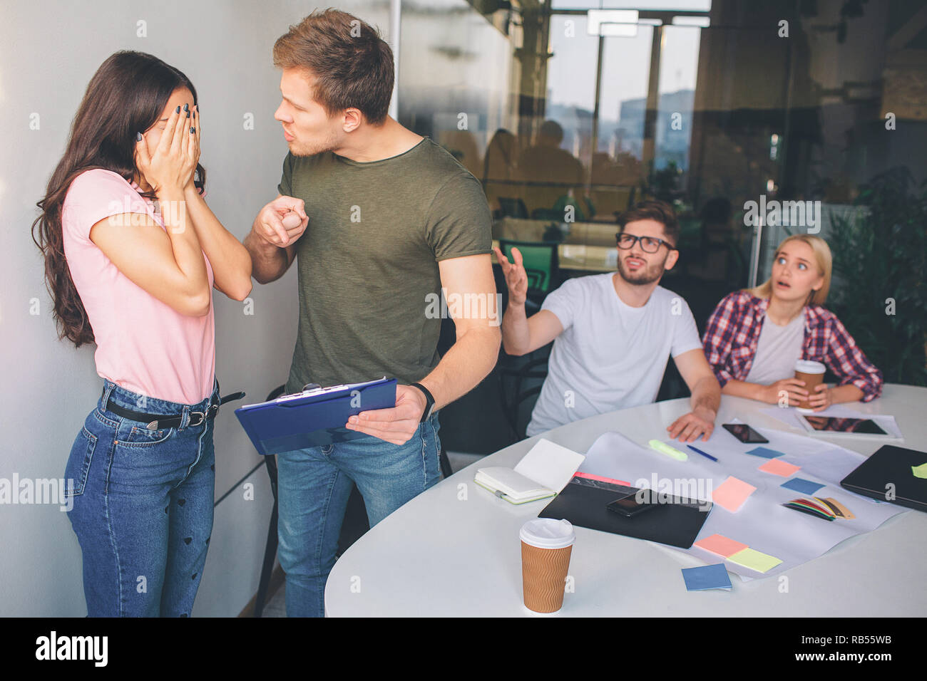 Two angry people face to face hi-res stock photography and images - Alamy