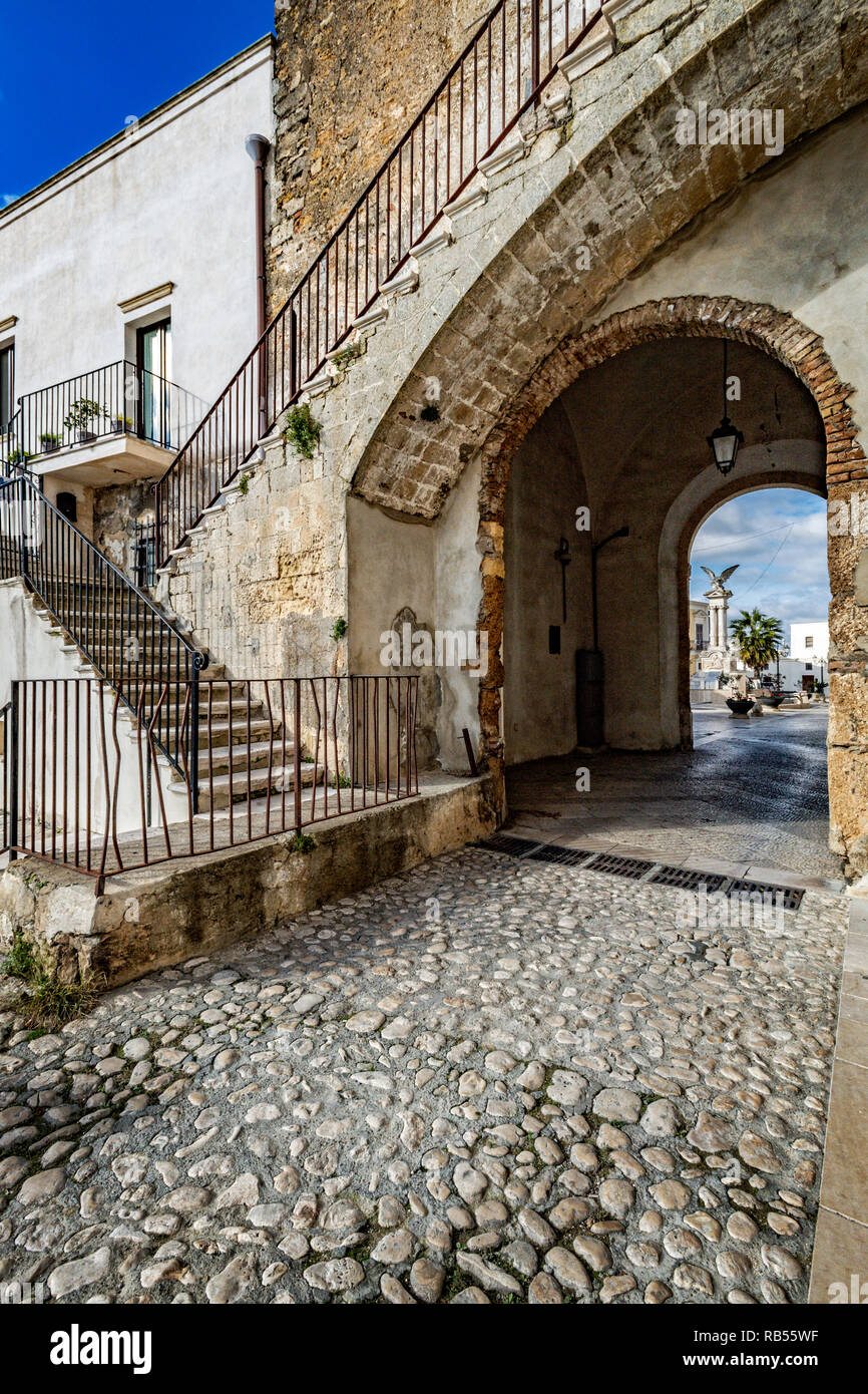 Glimpse view hi-res stock photography and images - Alamy