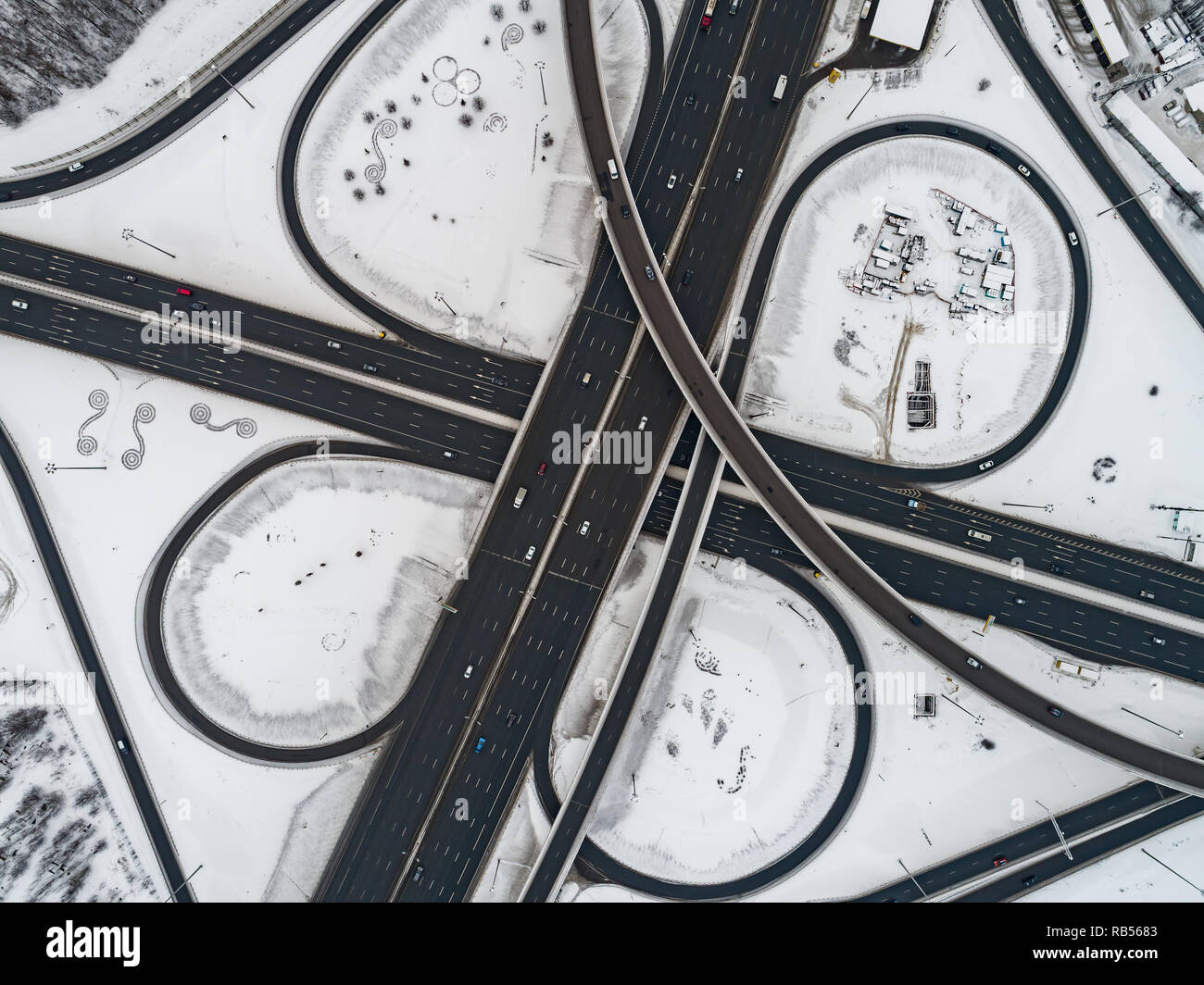 Aerial view of a freeway intersection Snow-covered in winter Stock ...