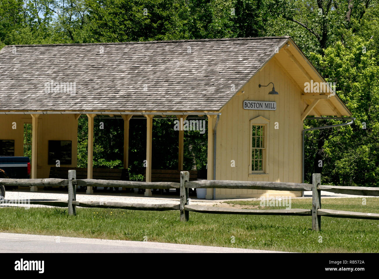 Boston mills station hi-res stock photography and images - Alamy