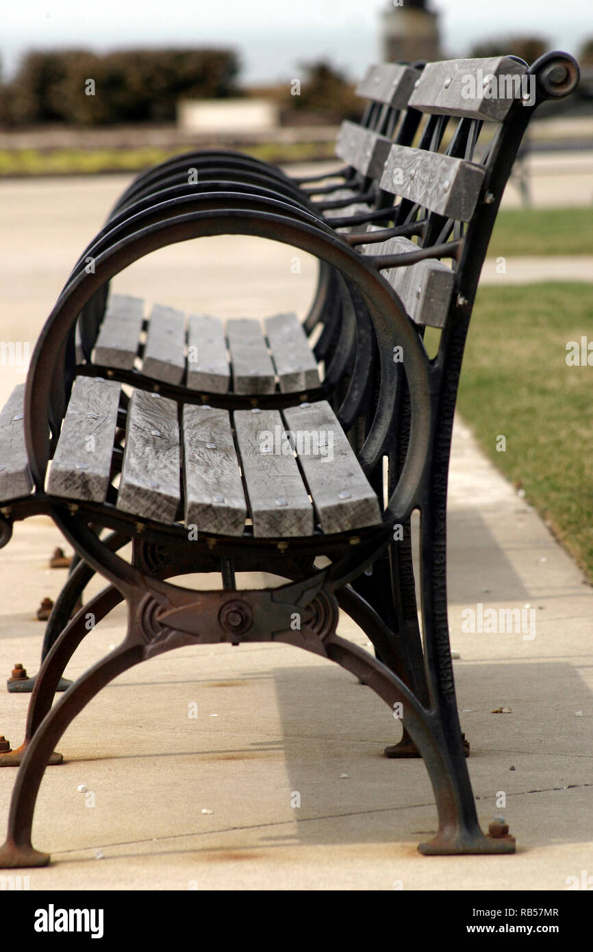 Public benches hi-res stock photography and images - Alamy
