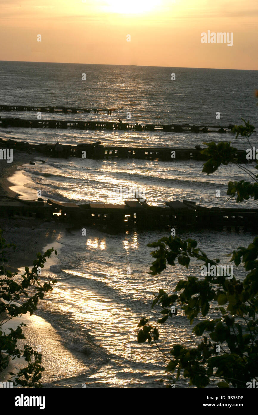 Cleveland ohio lake erie beach hi-res stock photography and images - Alamy