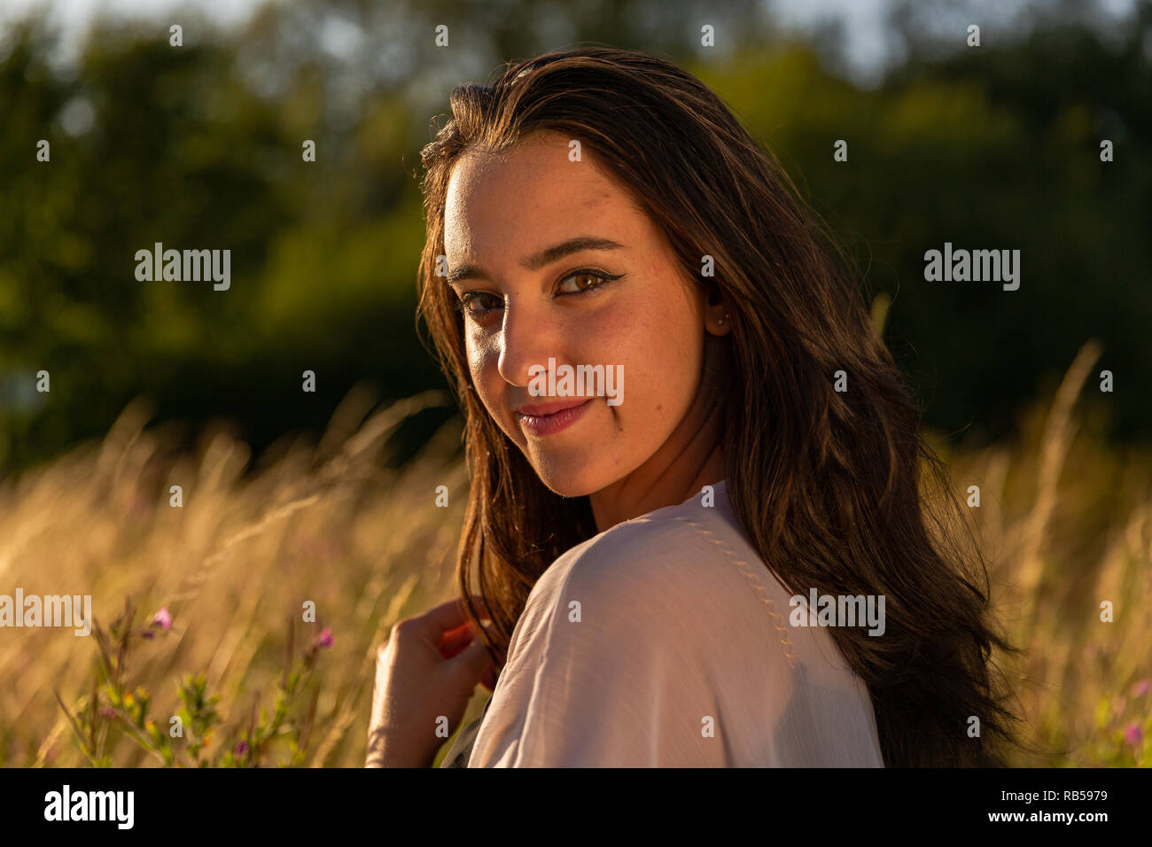 Golden hour photo shoot hi-res stock photography and images - Alamy