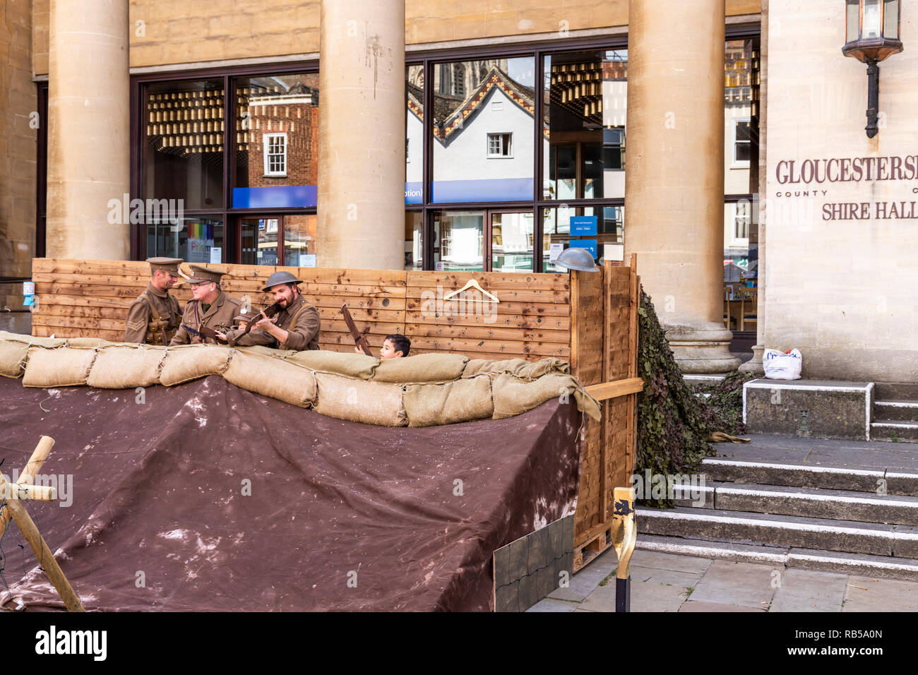 English soldiers trenches hi-res stock photography and images - Alamy