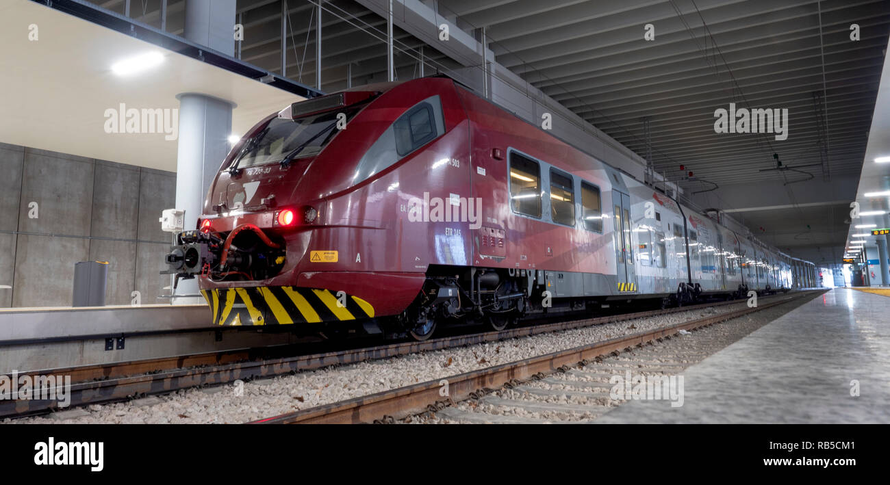 Airport express train hi-res stock photography and images - Alamy