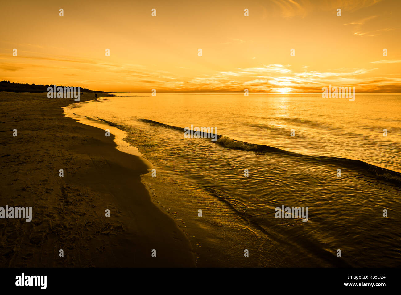 Beautiful sea sunset, background, beach in the summer, landscape ...