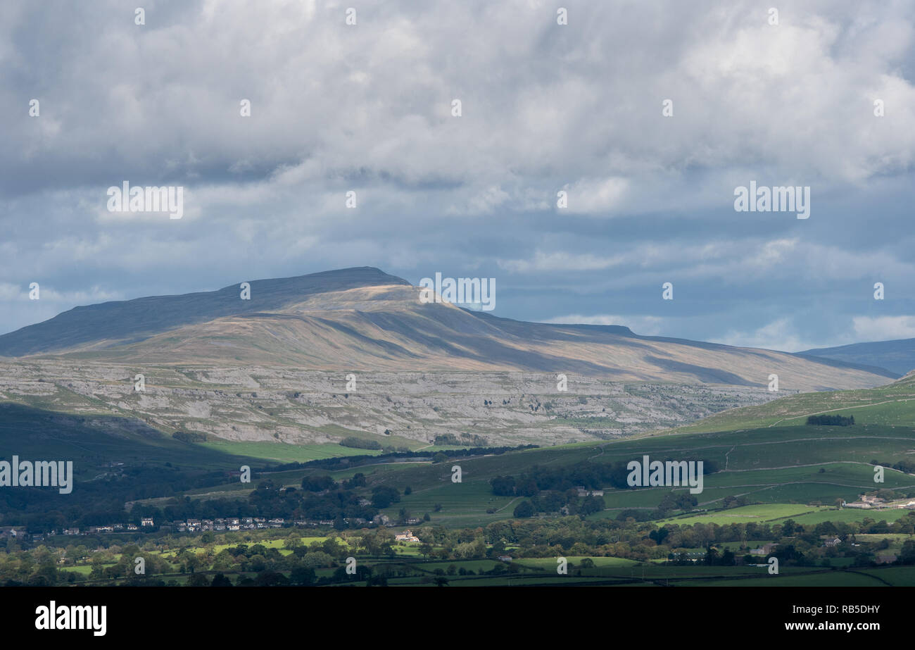 Whernside looking from Tatham Fell with Chapel-le-Dale and Ingleton in ...