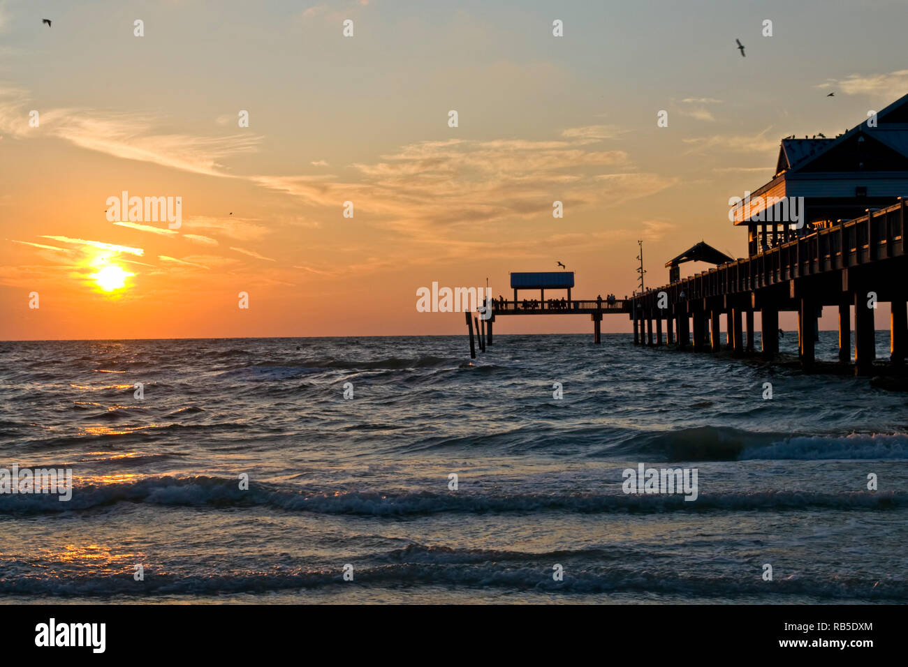 Pier 60 hi-res stock photography and images - Alamy