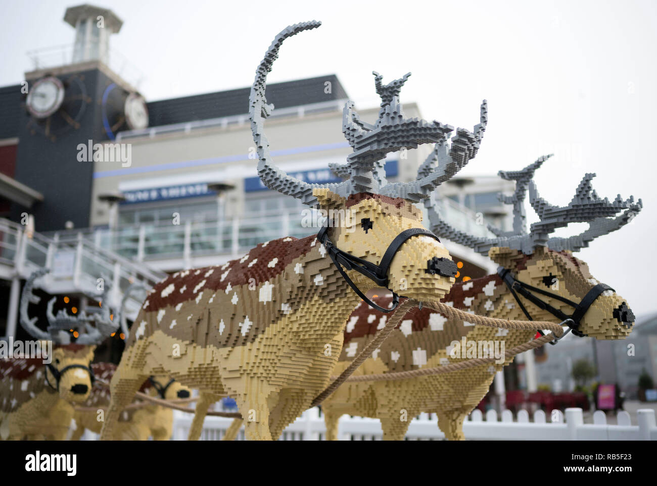 A Santa Sleigh with 8 reindeer made using 750,000 LEGO bricks at Tacoma ...