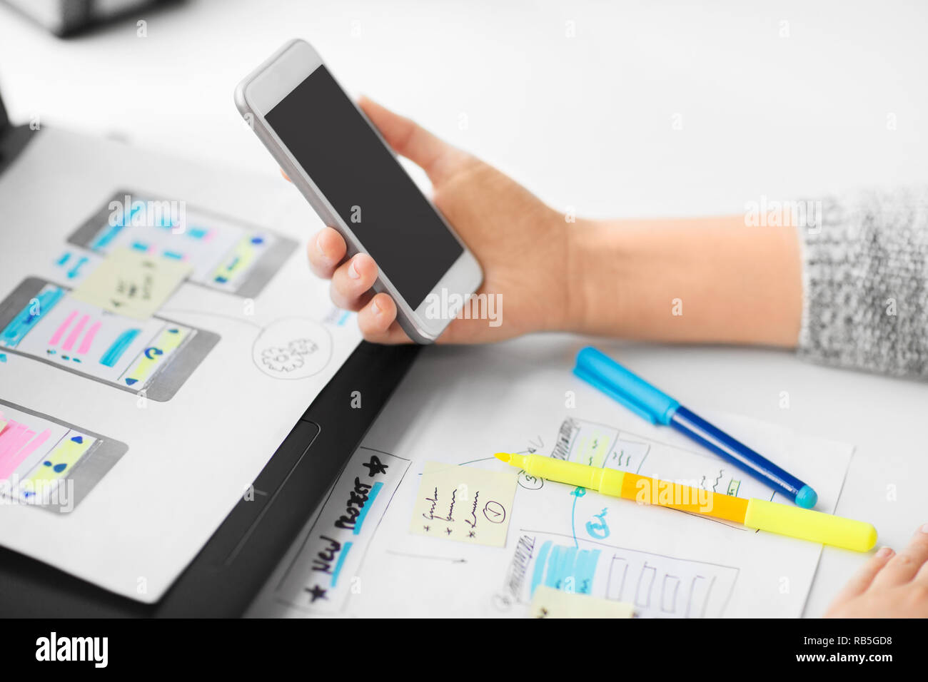 Modern smartphone app interface hi-res stock photography and images - Alamy