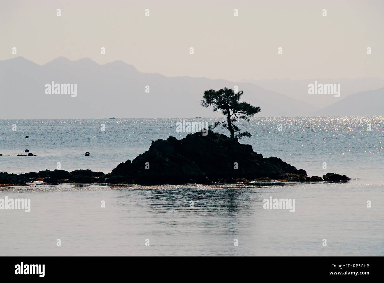 Japanese seascapes hi-res stock photography and images - Alamy