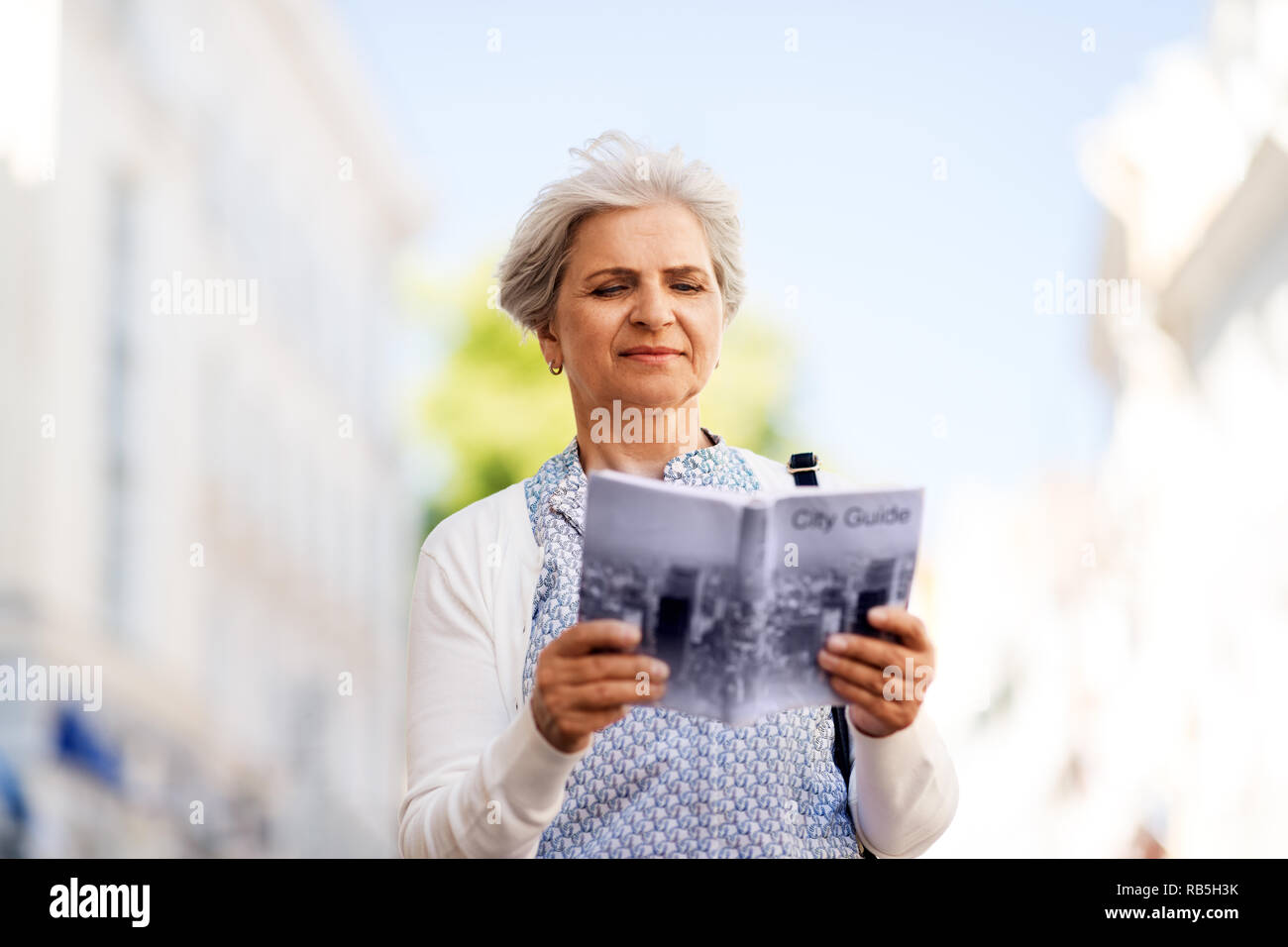 Guide tourism hi-res stock photography and images - Alamy
