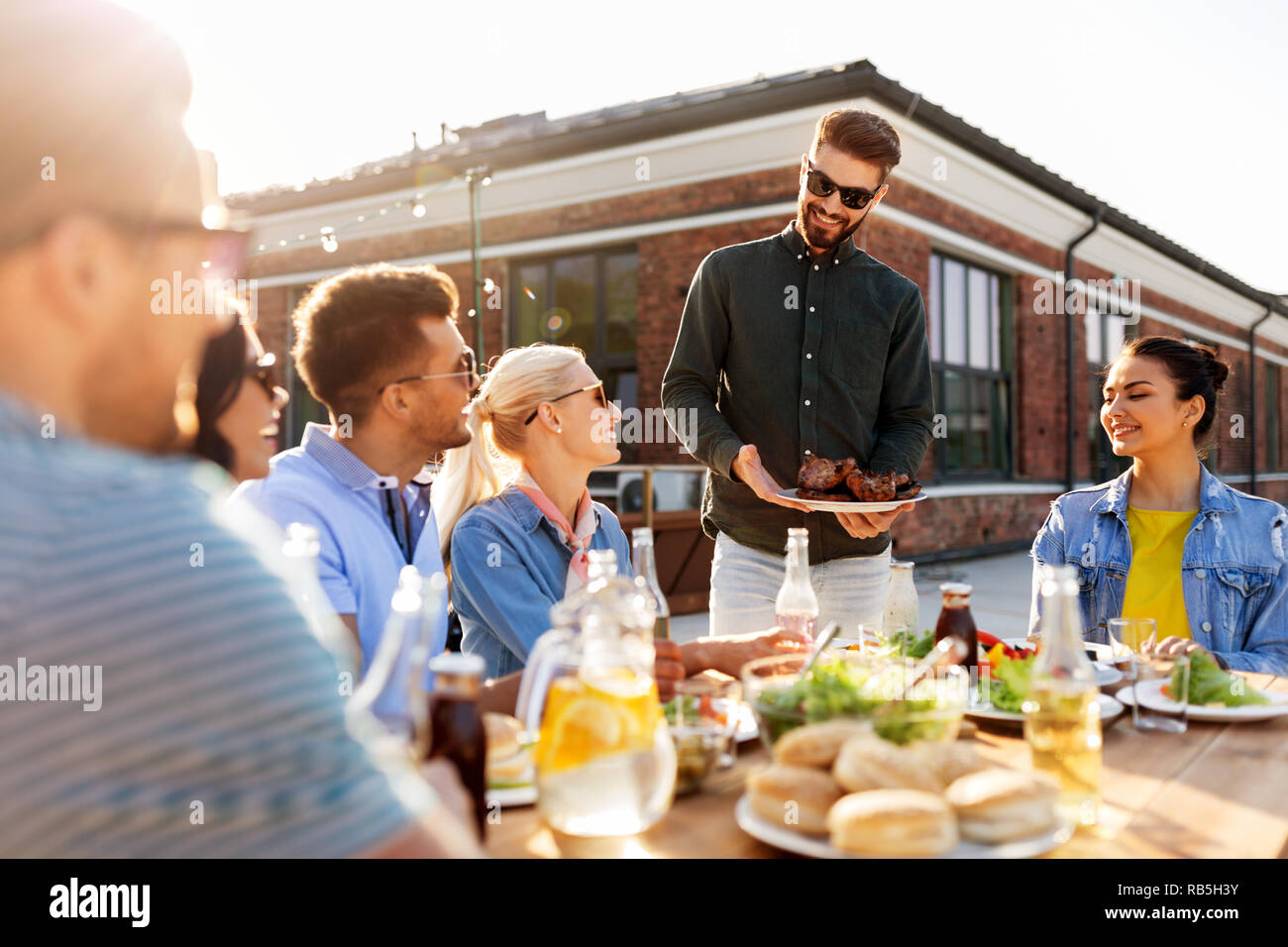 Hispanic Family Reunion Stock Photos & Hispanic Family Reunion Stock ...