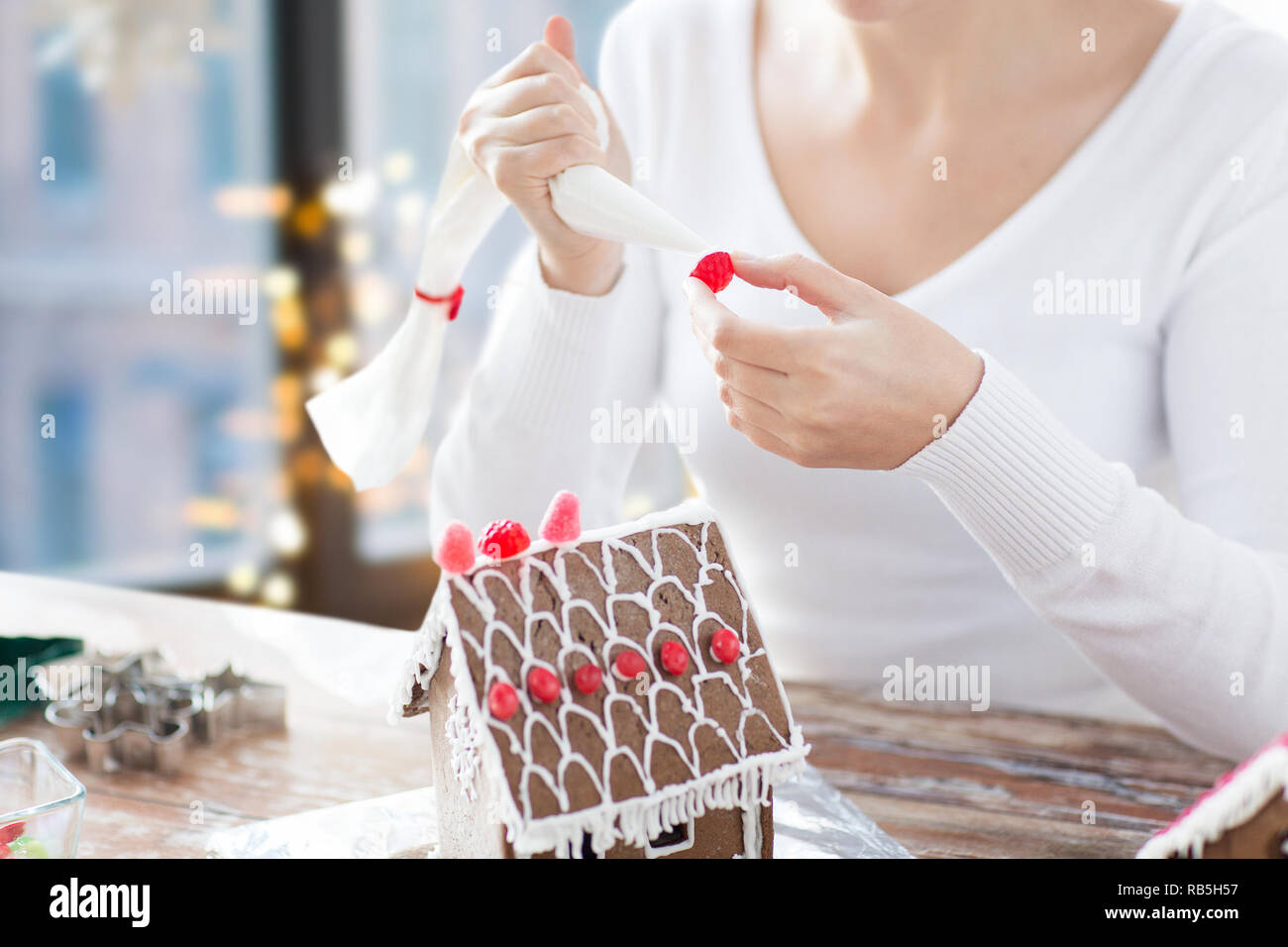 Process making gingerbread house hi-res stock photography and images ...