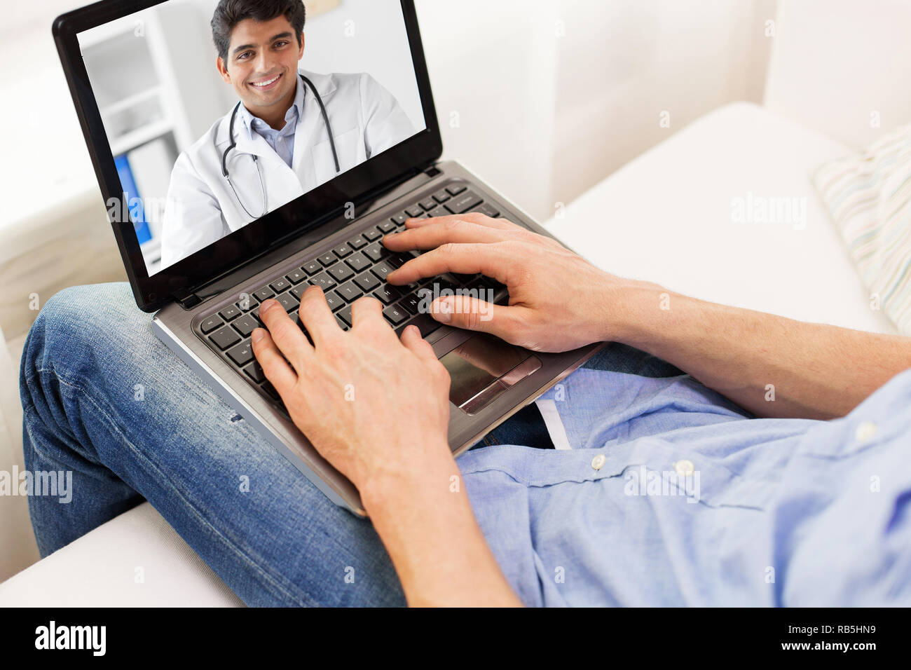 Chat doctor hi-res stock photography and images - Alamy
