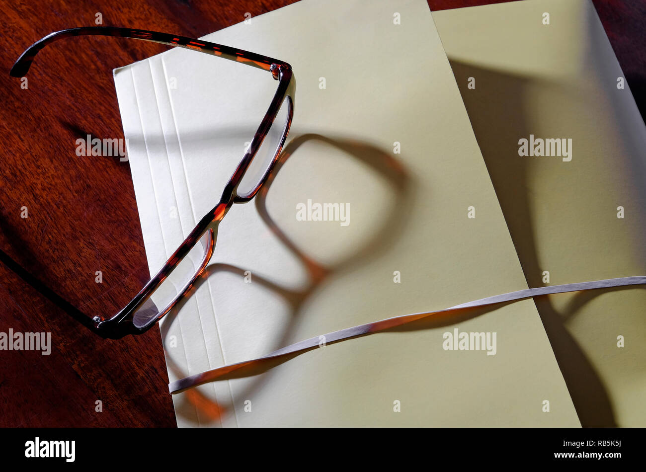 Folder top secret documents hi-res stock photography and images - Alamy